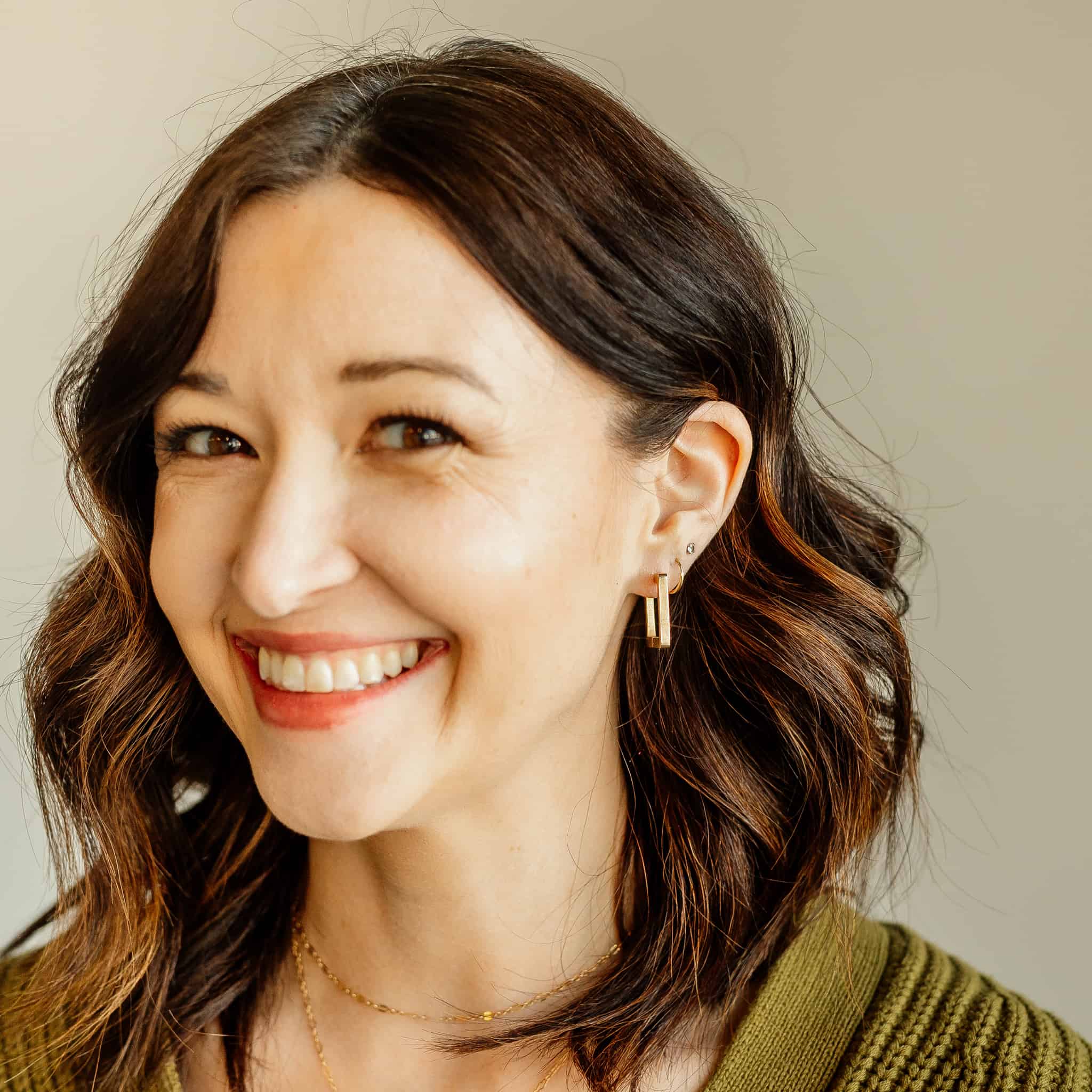 Alex Square Hoop Earrings in Gold – Sela Designs