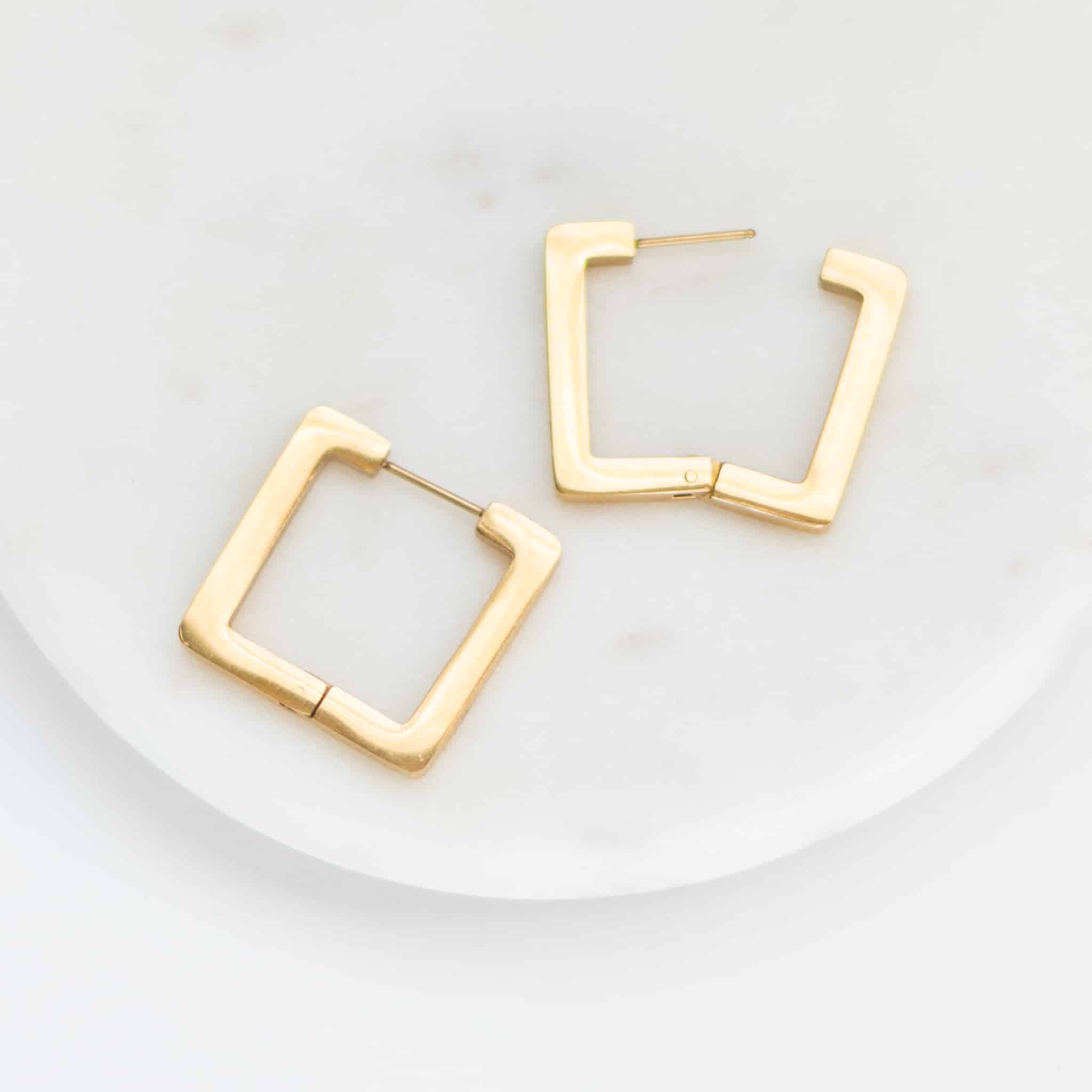 Alex Square Hoop Earrings in Gold – Sela Designs